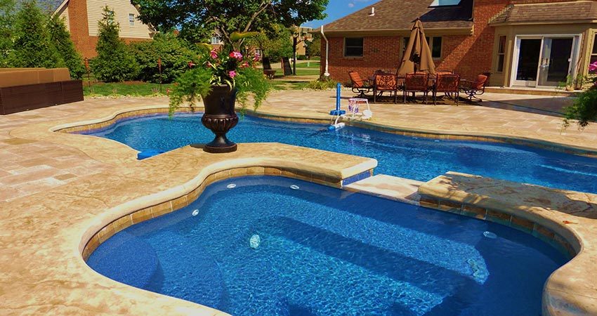 Aquamarine Pools | Cincinnati Fiberglass Pool Construction
